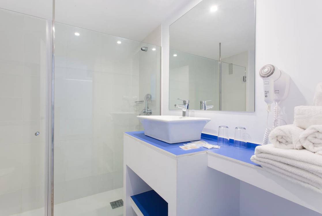 SUPERIOR VISTA PISCINA | Guya Wave Hotel en Cala Ratjada, Web oficial